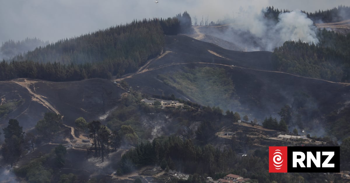 Nelson bush fire: PM to assess damage as blaze remains 'out of control ...