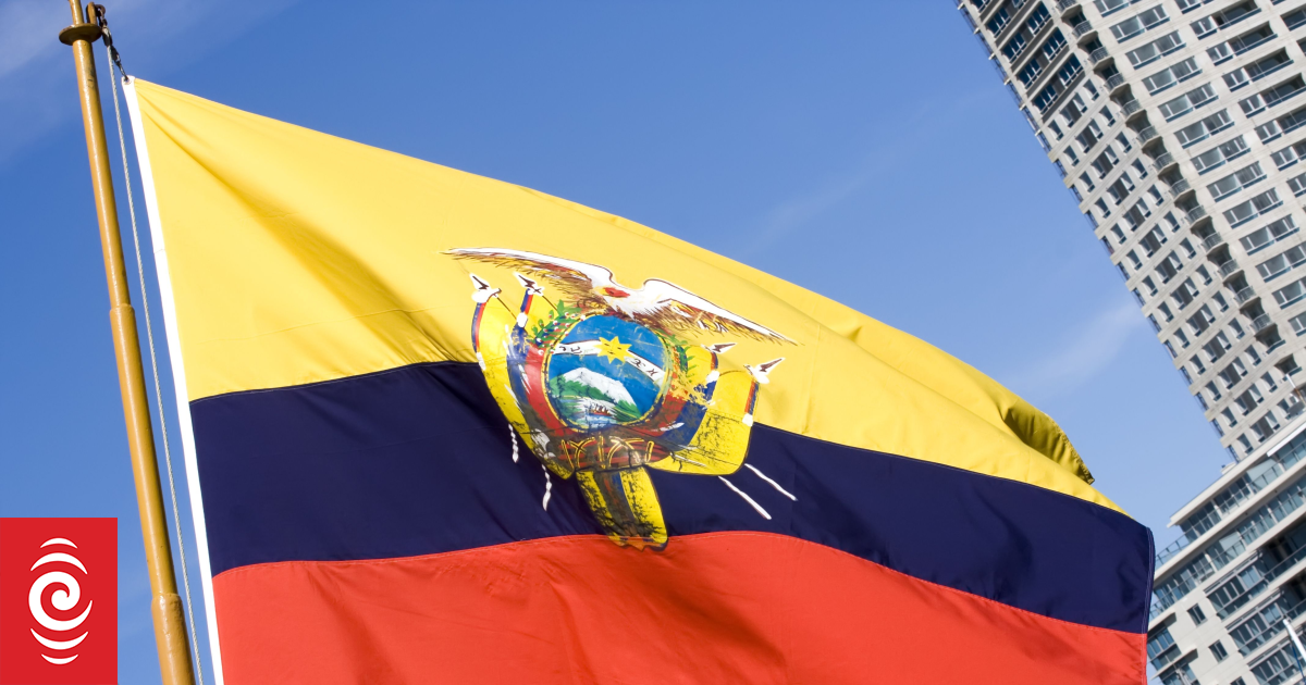 Human heads hung on Ecuador beach in warning to gangs | RNZ News