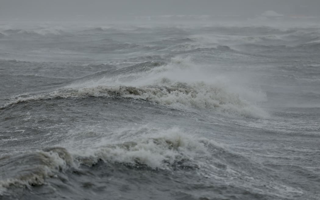 Seven metre swells possible as severe weather to hit Wellington | RNZ News