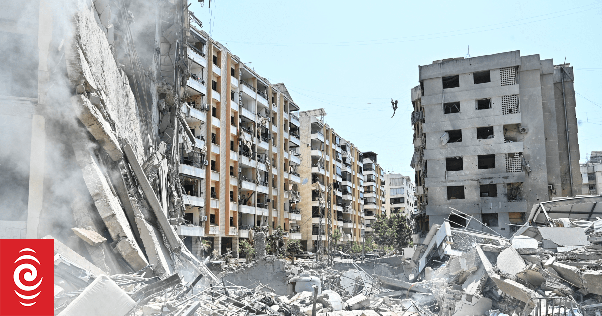 Israeli strikes on south Lebanon kill three | RNZ News