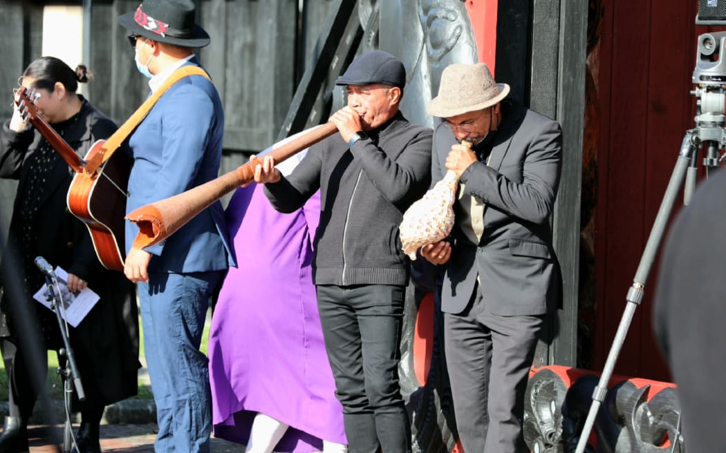 Joe Hawke remembered at tangi as gracious, courageous leader | RNZ News