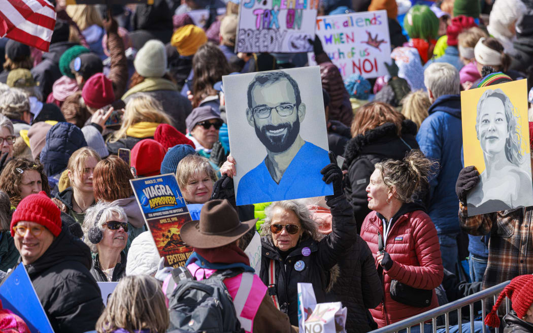 Anti-Trump rallies pop up in thousands of US cities for 'No Kings ...