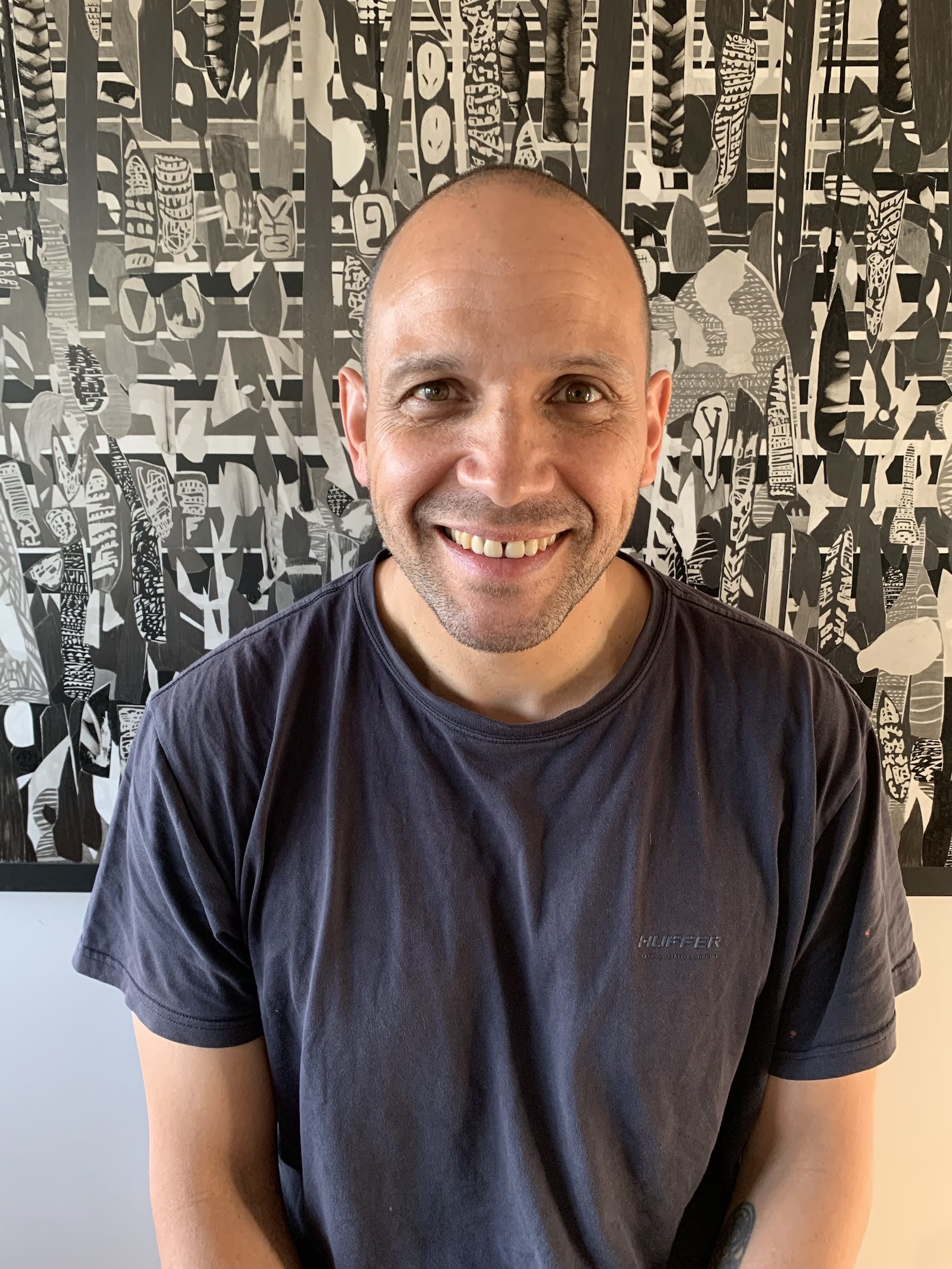 Glen Wolfgramm's huge, Tongan-inspired paintings | RNZ