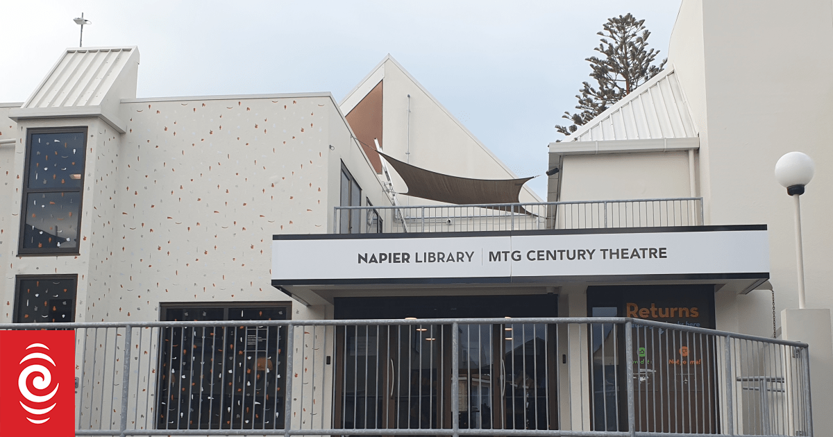 Napier City Council backtracks on proposed library closure | RNZ News