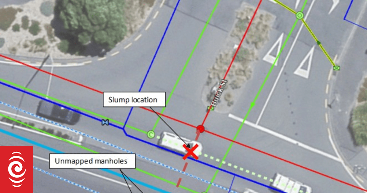Collapsed wastewater pipe causes slump in Petone thoroughfare | RNZ News