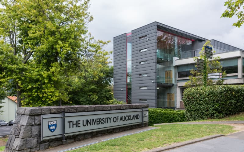 Auckland University halls residents encouraged to stop paying rent | RNZ