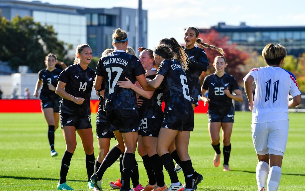 Football round-up: What the Wellington Phoenix can learn from ...