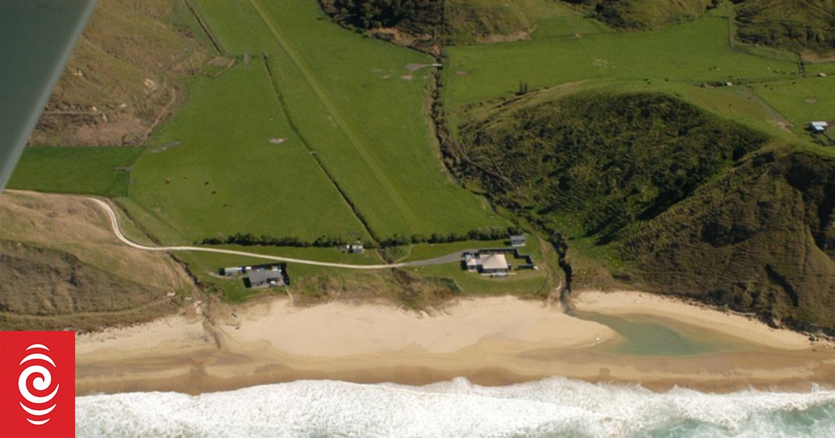 Woman found dead on beach identified | RNZ News
