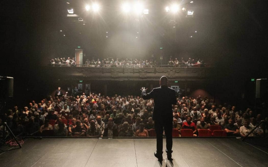 Christopher Luxon hijacked by anti-vaxxers, conspiracists at packed ...