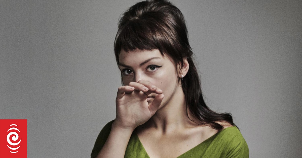 Phases by Angel Olsen | RNZ News