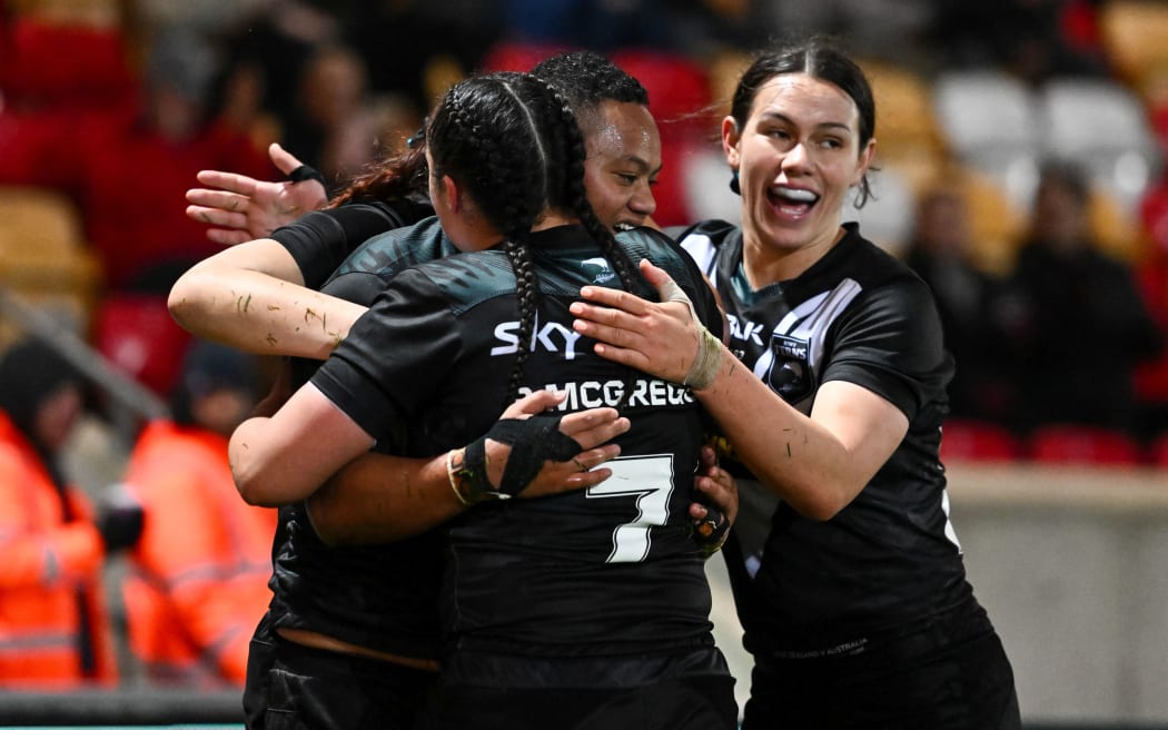 Kiwi Ferns beat England to set up trans-Tasman World Cup decider | RNZ News