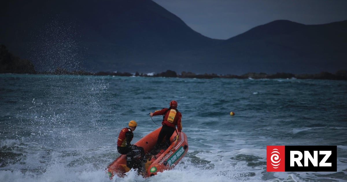 Rookie lifeguard 'shaking' after saving life of drowning girl | RNZ