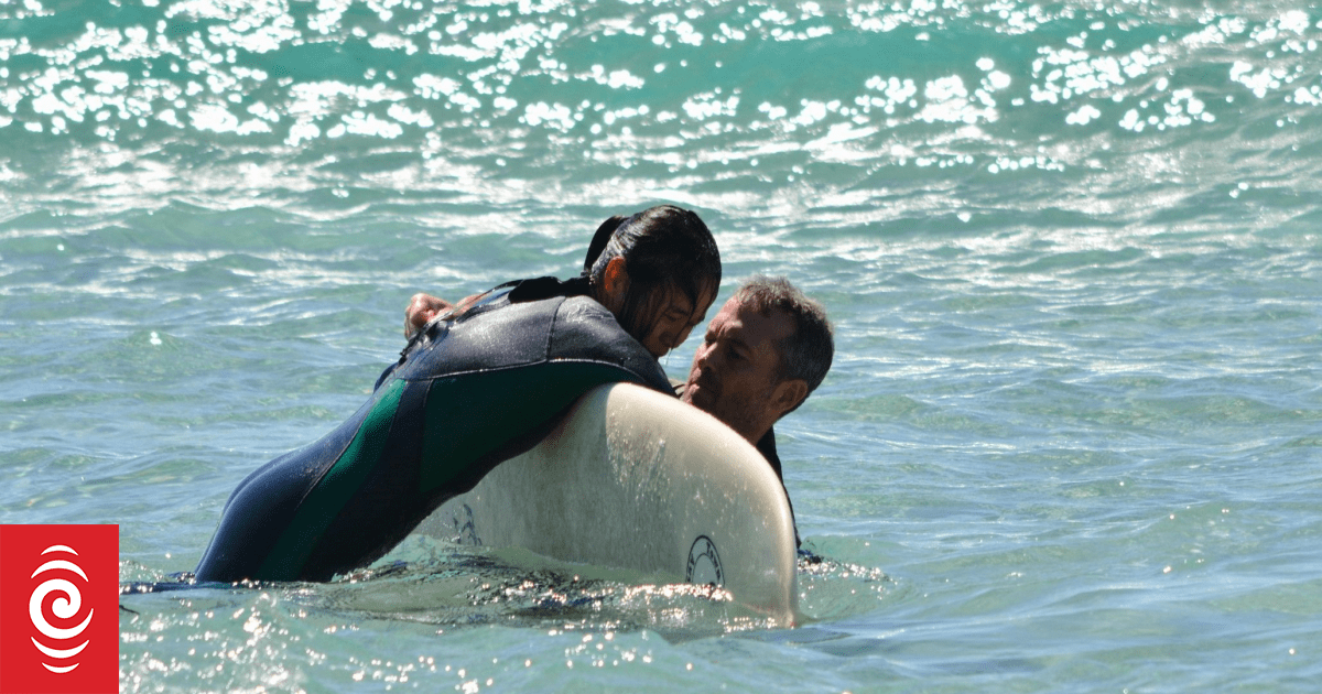 The course that's turning surfers into lifesavers | RNZ News