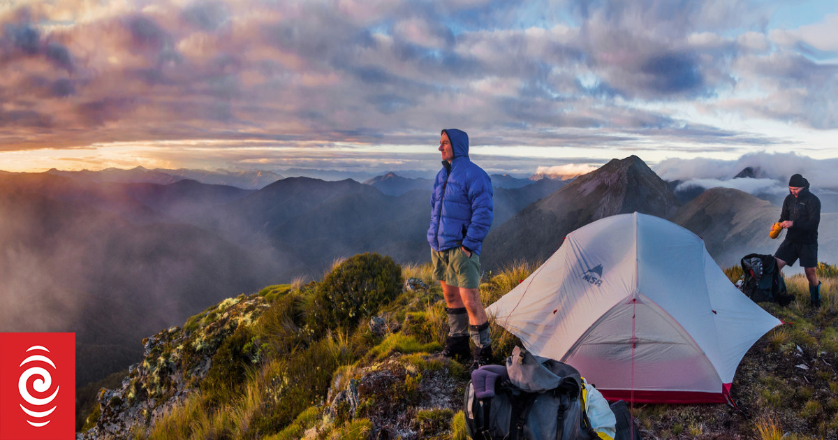 Shaun Barnett: Planning your Easter tramping trip | RNZ