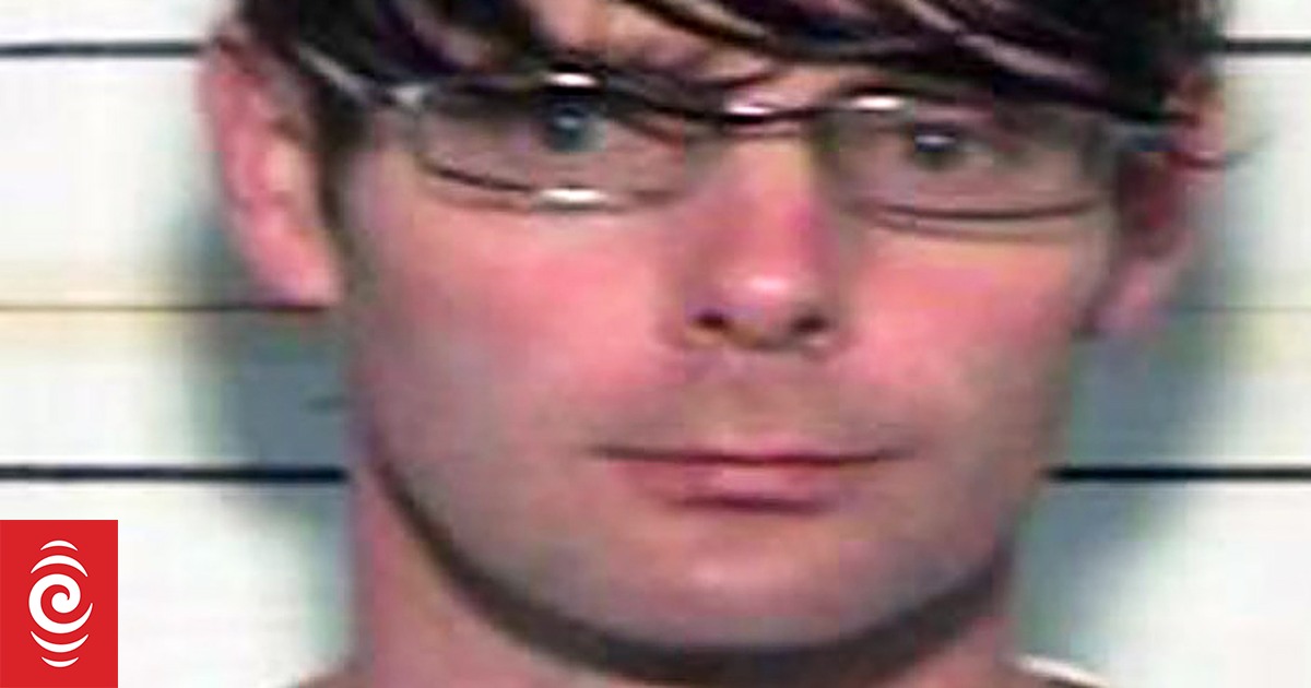 Escaped killer Smith's criminal history | RNZ News