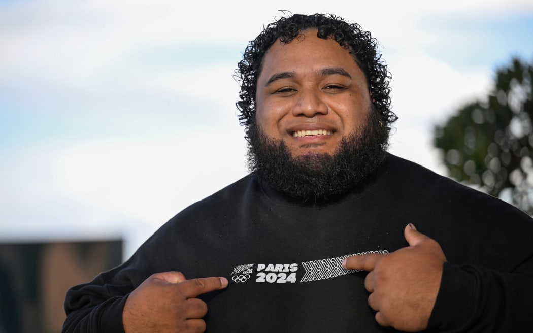 Weightlifter David Liti to attend second Olympic Games | RNZ News