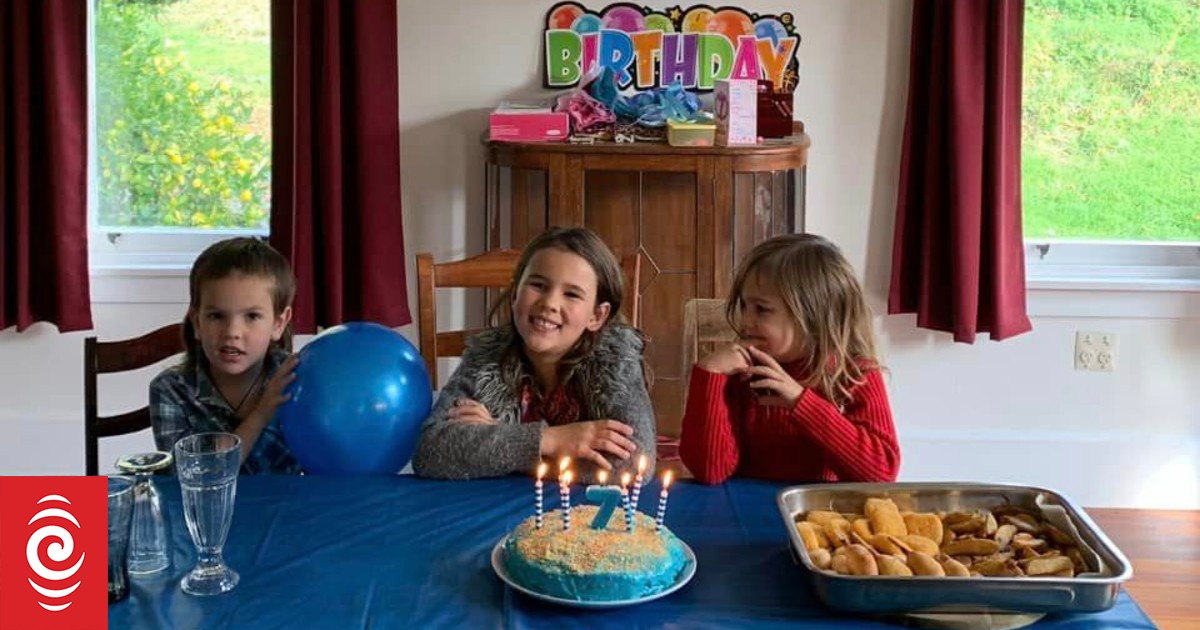 Missing Phillips family: Time running out to claim $80k reward | RNZ News