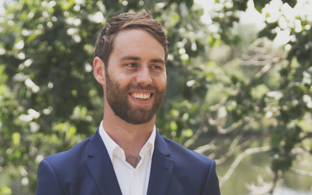 Tom Baragwanath's crime novel Paper Cage | RNZ