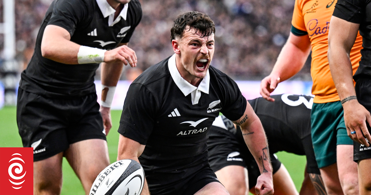 All Blacks bounce back from record defeat to retain Bledisloe Cup | RNZ ...