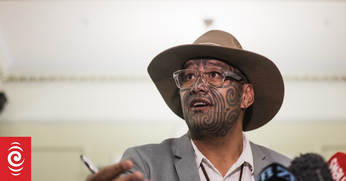 Rawiri Waititi on track to hold Waiariki - poll | RNZ News