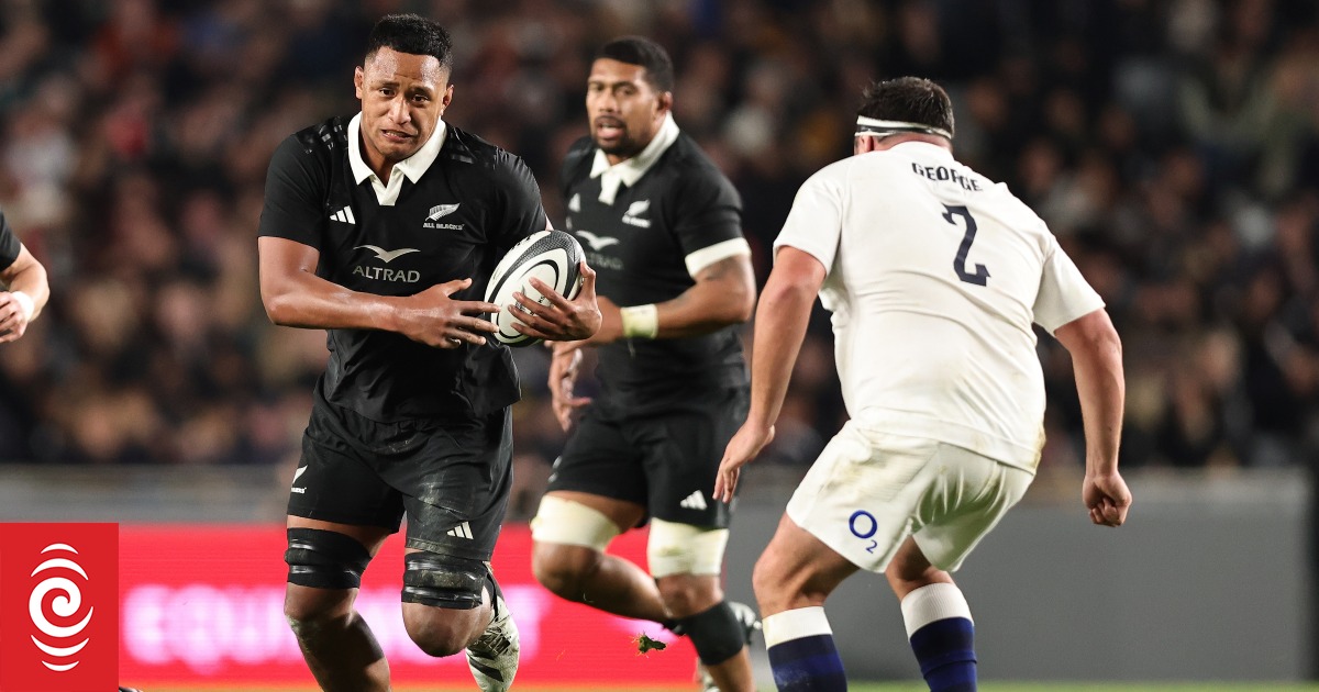 Tough-tackling Finau staying with Chiefs and NZ Rugby | RNZ News