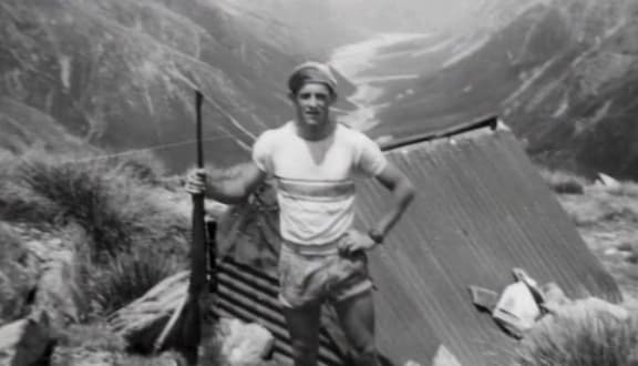 Stalking the hills - the history of deer cullers | RNZ