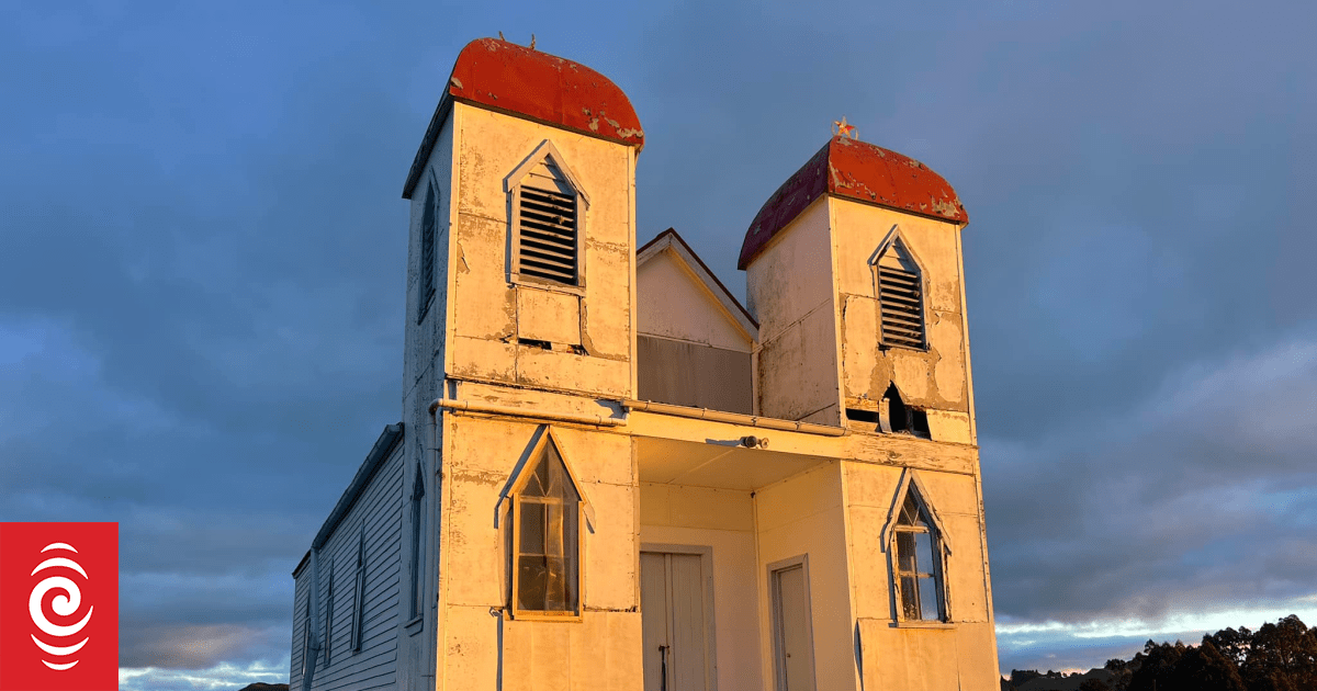 Historic Raetihi temple in desperate need of restoration | RNZ