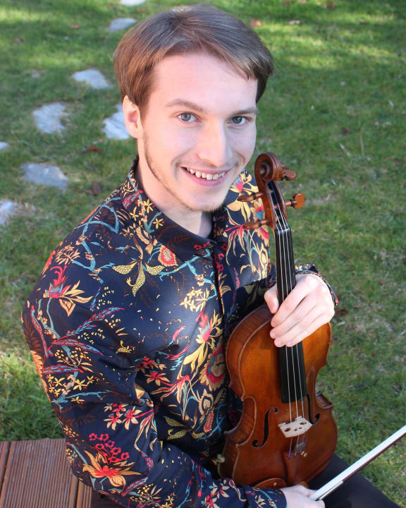 Lucas Baker plays Barber | RNZ