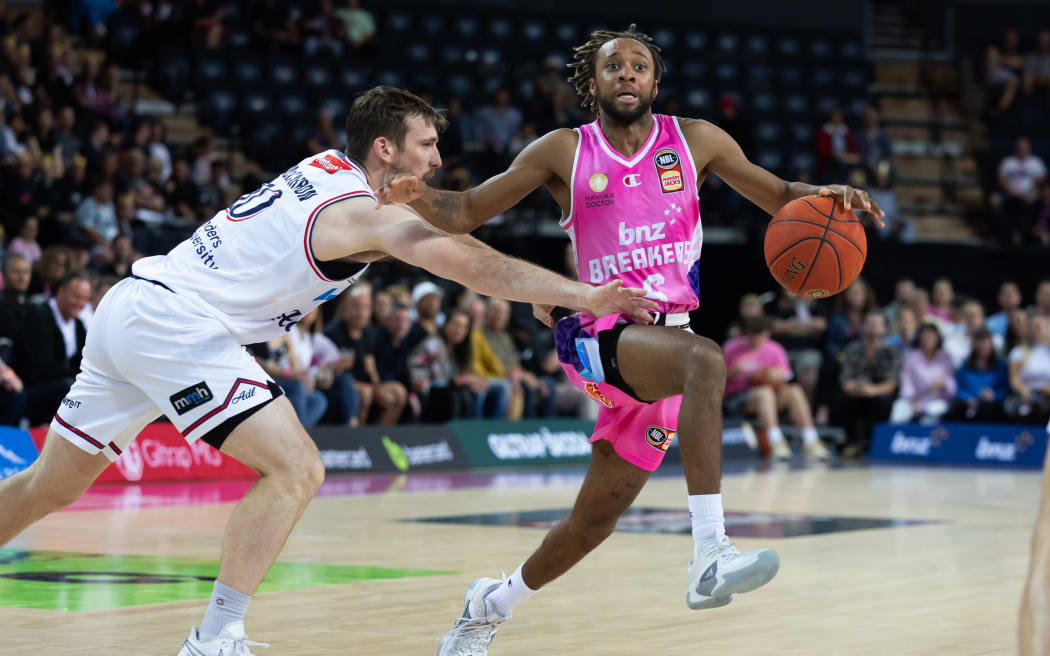 Recap: NZ Breakers v Adelaide 36ers | RNZ News
