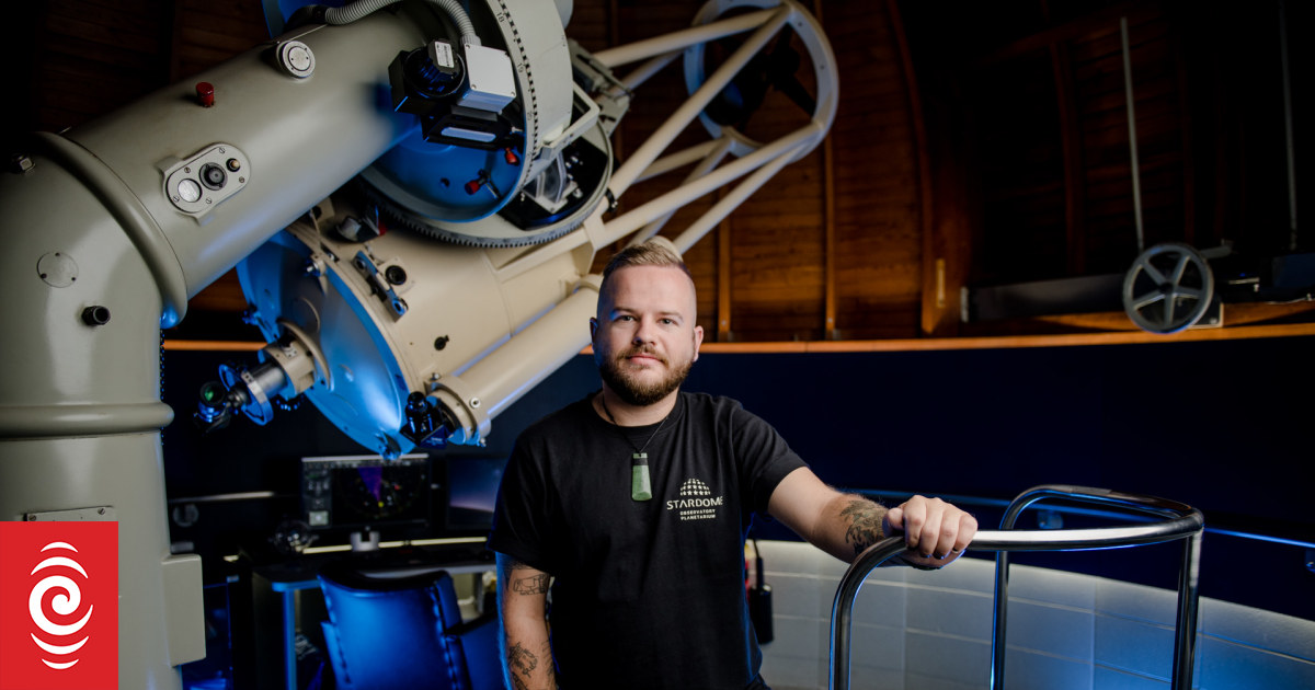 An astronomer's tips for seeing the rare comet in our skies this week | RNZ