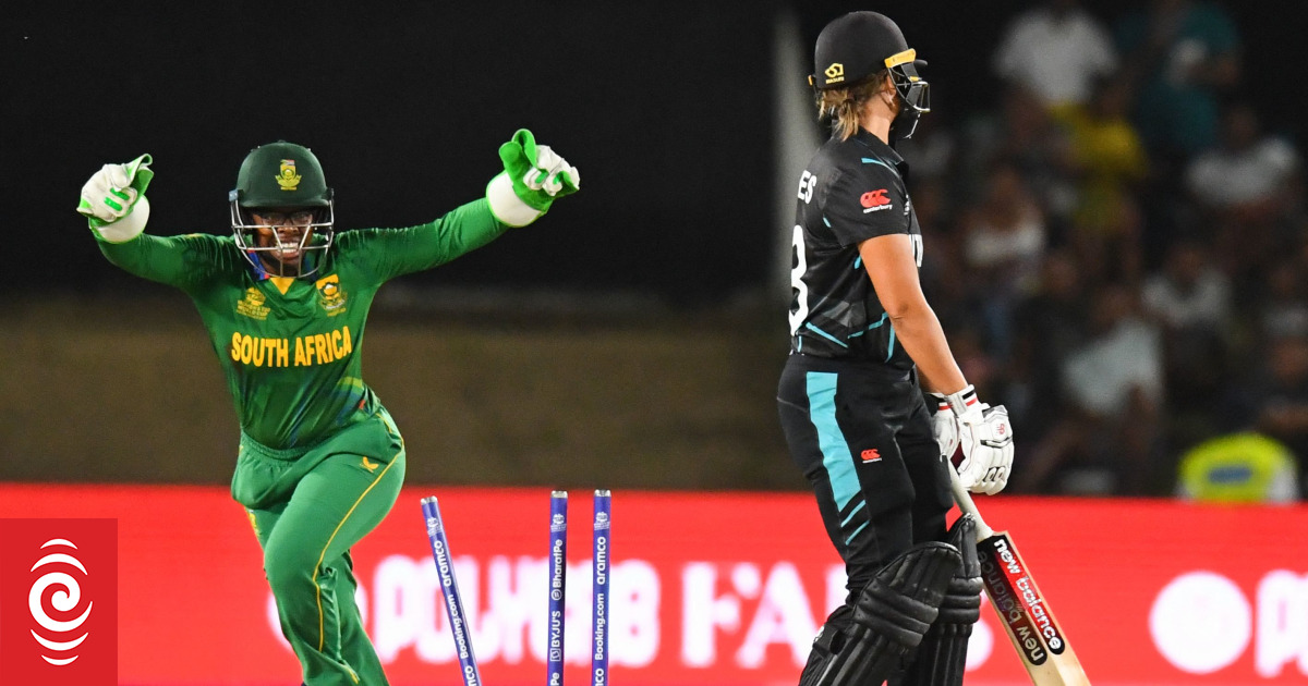 'Embarrassed' White Ferns World Cup title aspirations take another hit ...