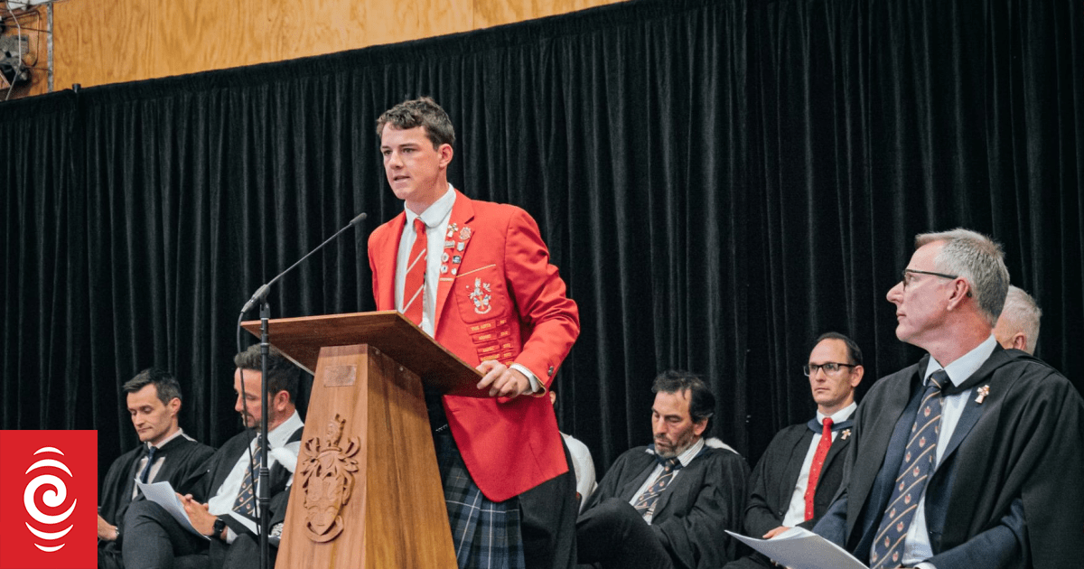 Fergus takes on the World | RNZ