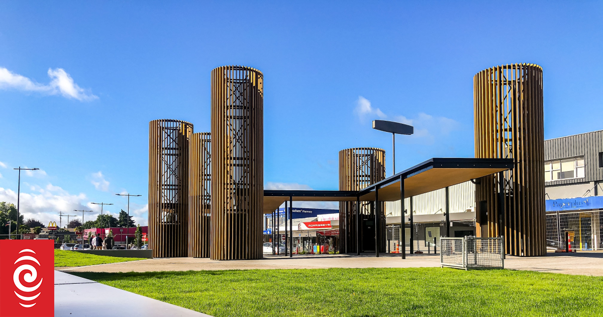 The Panel with Leonie Freeman and Mark Knoff-Thomas (Part 2) | RNZ