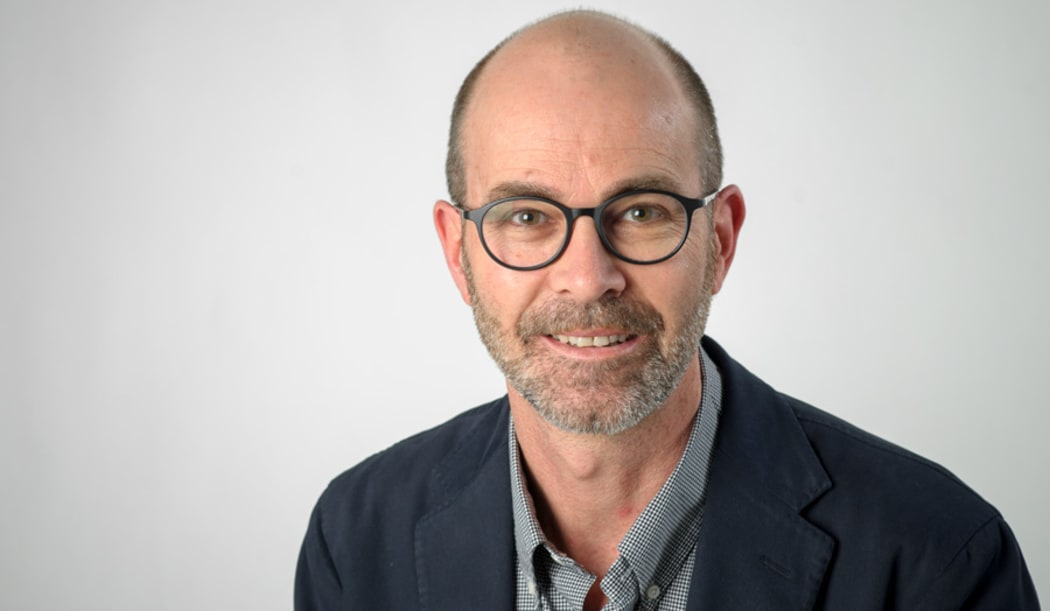 Professor Gary McLean: International Covid-19 update | RNZ