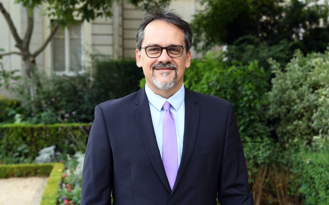 Pro-Macron parties in New Caledonia plan merger | RNZ News