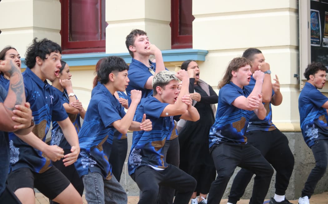 Sir Tim Shadbolt remembered as 'absolutely extraordinary' by family in ...