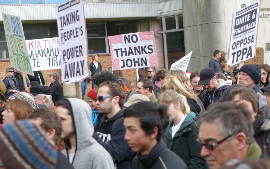 Thousands turn out to protest TPP | RNZ News