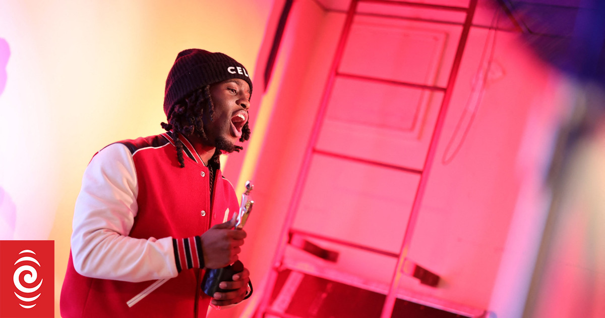 How influencers are making money by letting people watch them sleep ...