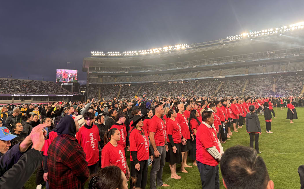 In pictures: Thousands smash world's largest haka record | RNZ News