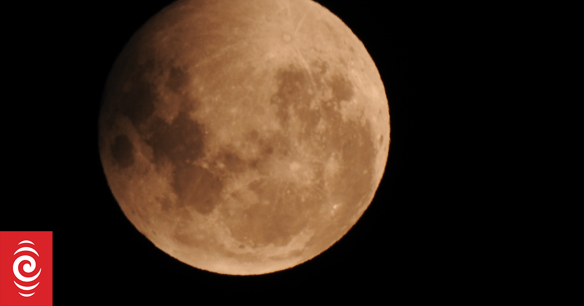 Where and how to catch a glimpse of the total lunar eclipse, or 'blood ...