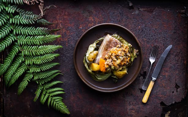 Christall Lowe celebrates Māori hospitality in new cookbook Kai Feast | RNZ