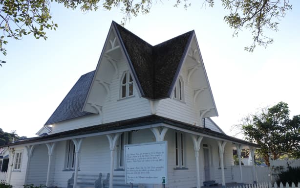Russell residents hope to rescue historic Custom House building built ...
