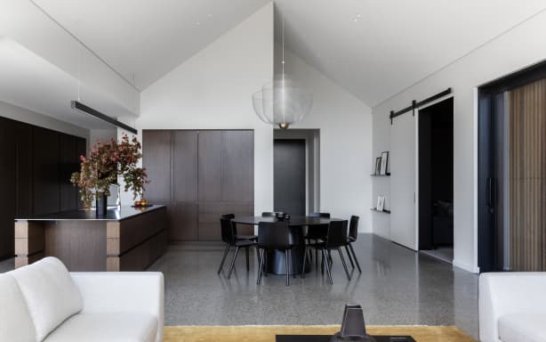 'Translucent skin' house gets top New Zealand design award | RNZ