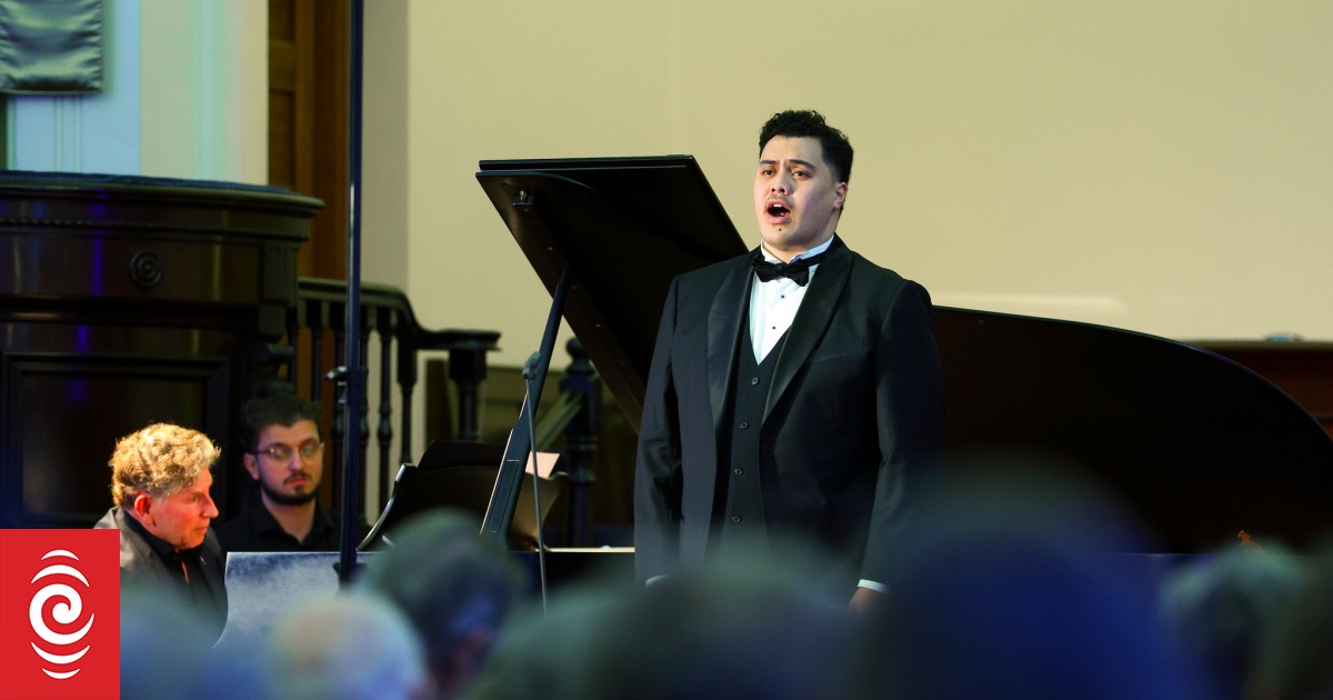 Terence Dennis: First choice accompanist | RNZ