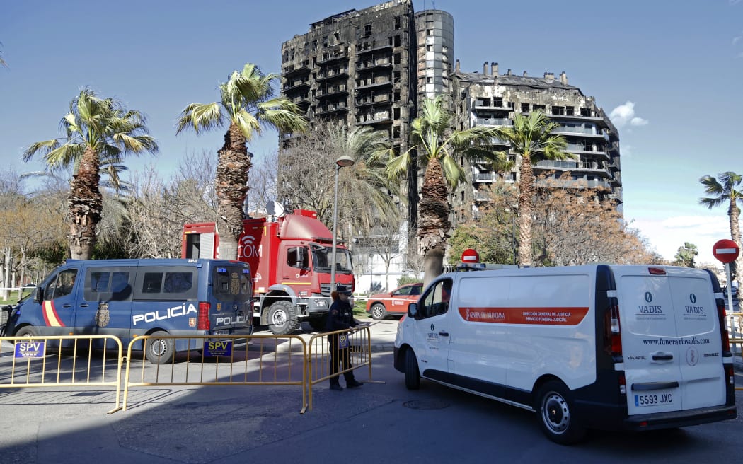 Valencia fire: Ten bodies found as Spanish police search gutted flats ...