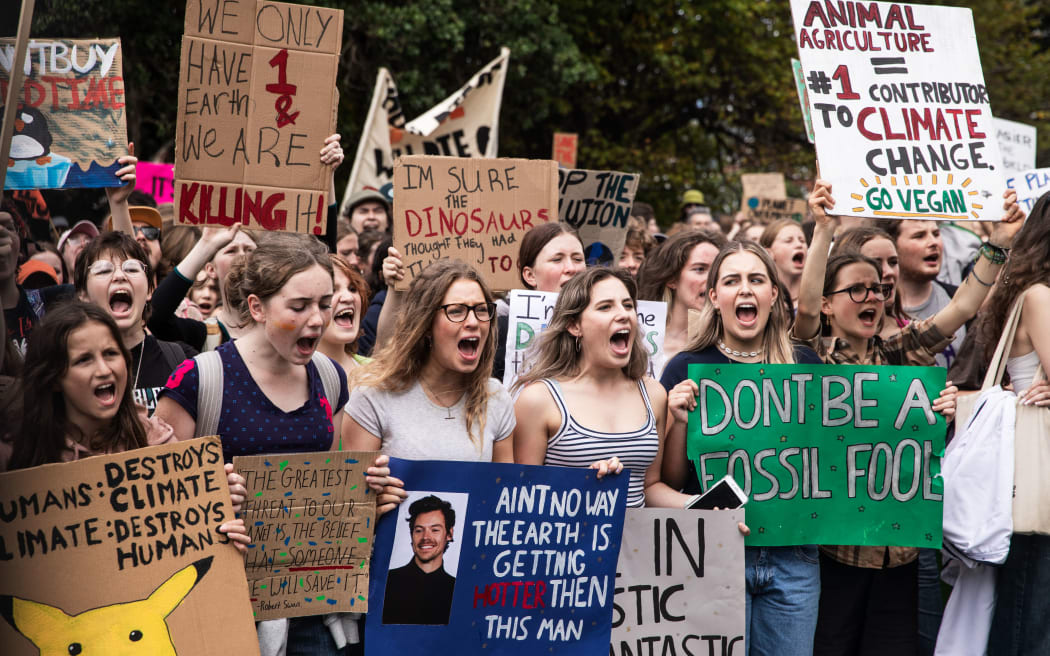 Climate strikes: Thousands march around New Zealand to demand action ...