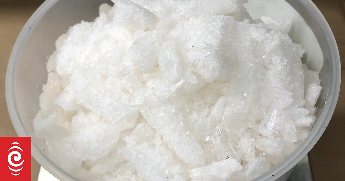 Second arrest over 2.1kg meth find in suitcase at Auckland Airport | RNZ News