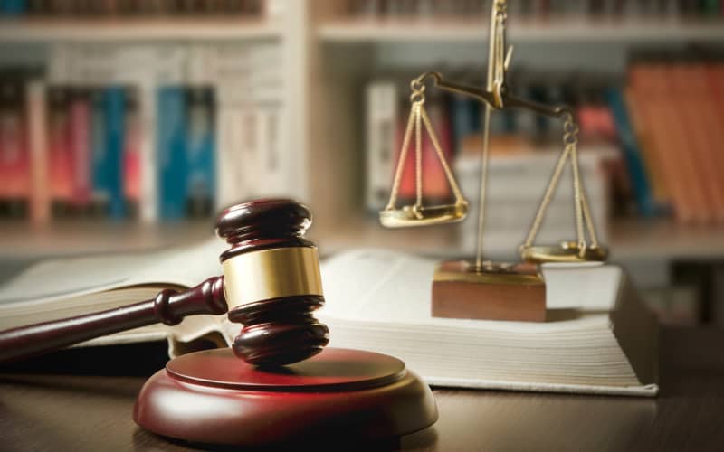 Law firms commit to tackle gender inequality in senior positions | RNZ