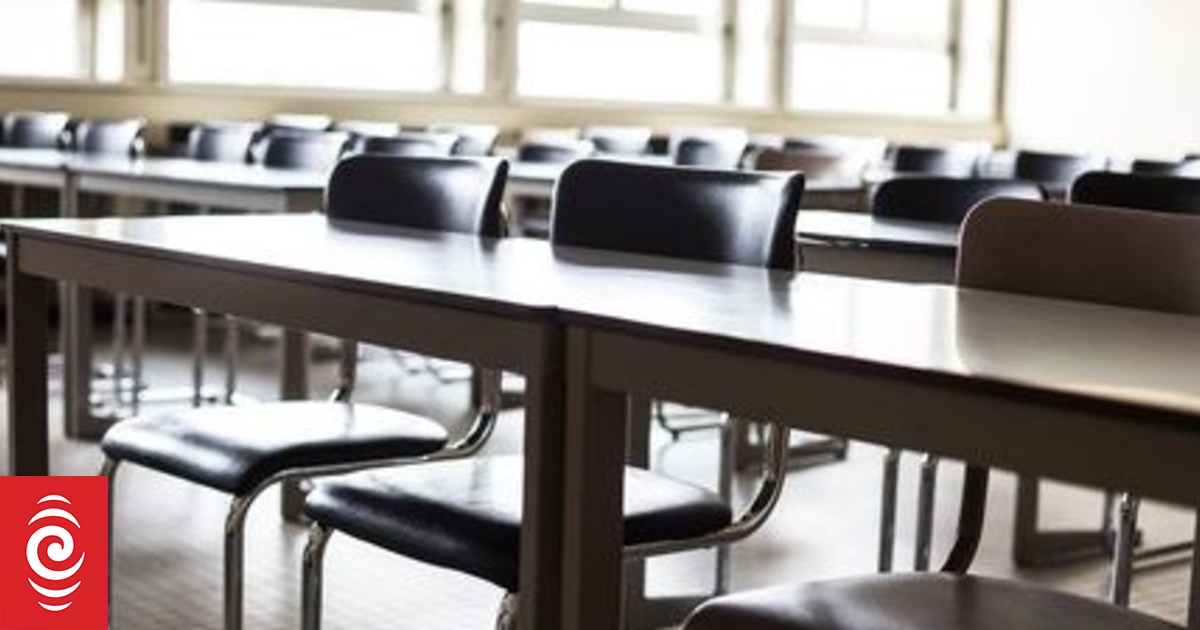 Students still in run-down school buildings | RNZ News