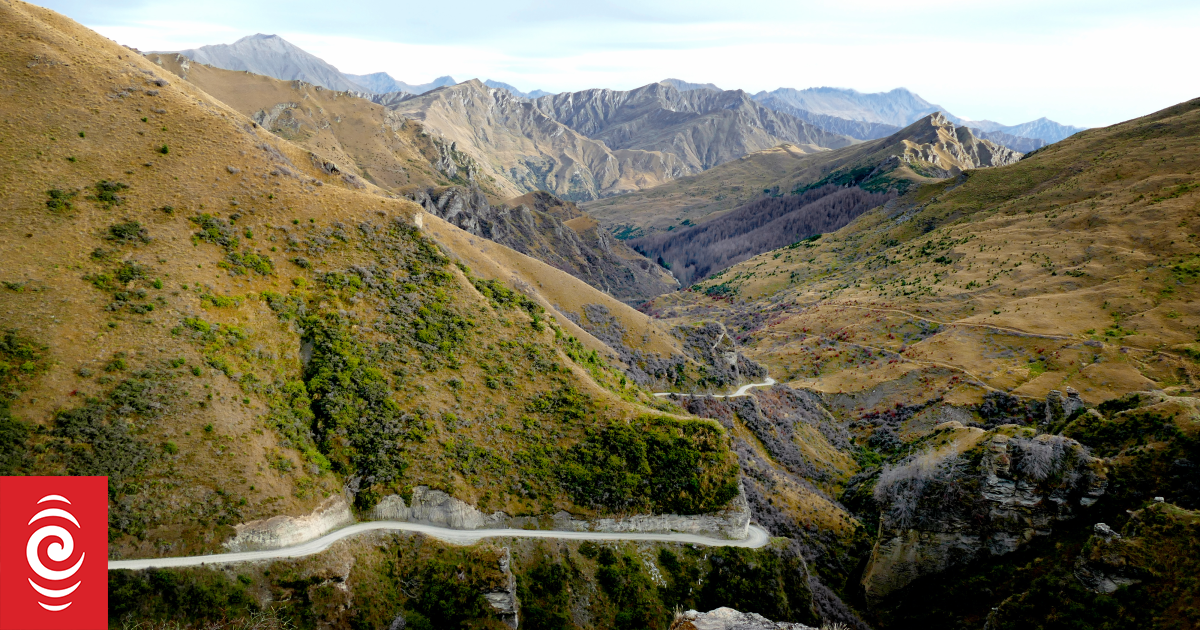 What are some of New Zealand's most dangerous stretches of road? | RNZ News